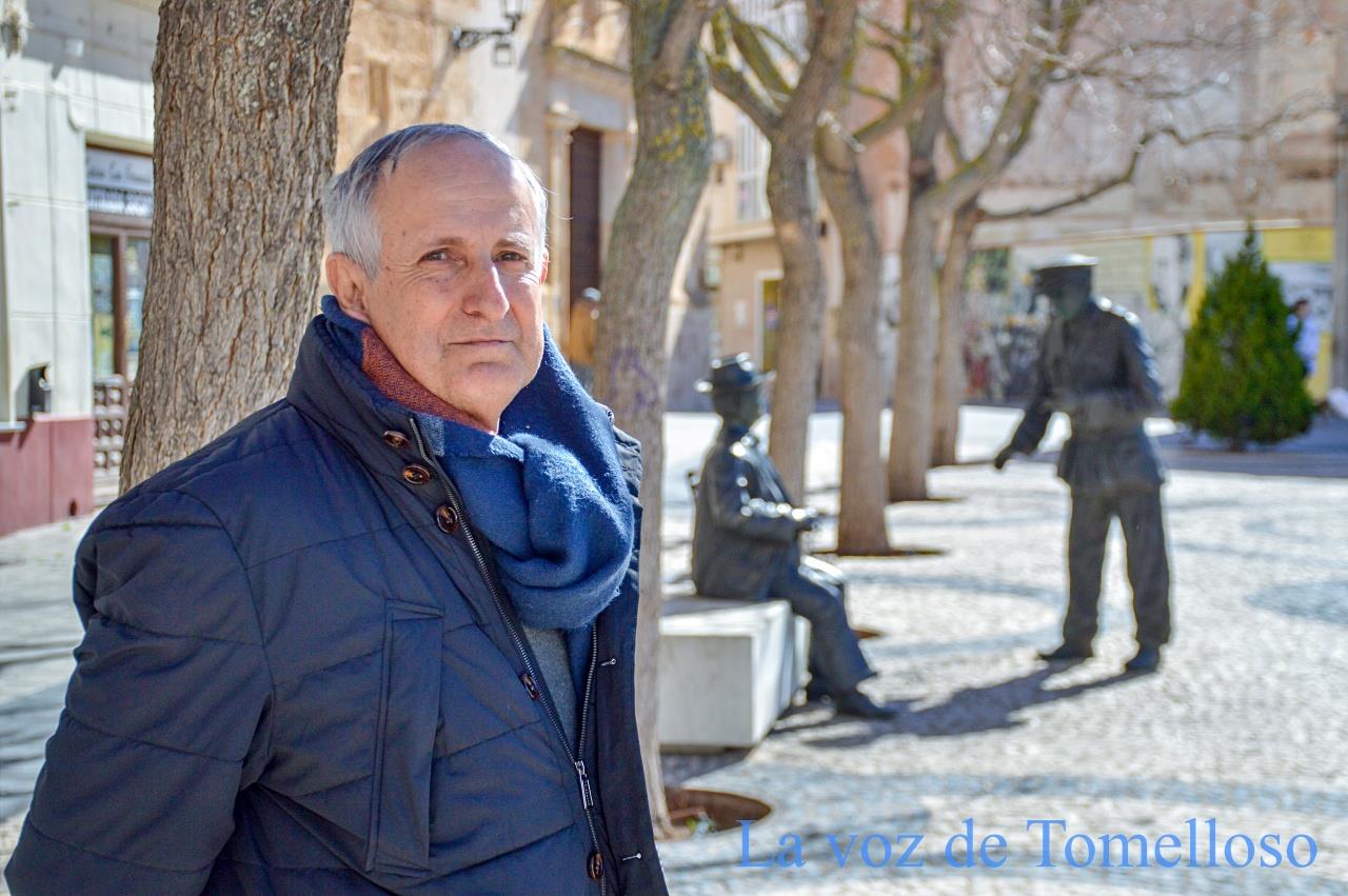 Javier Cepeda: "La poesía me terminó atrapando por su juego de palabras ...